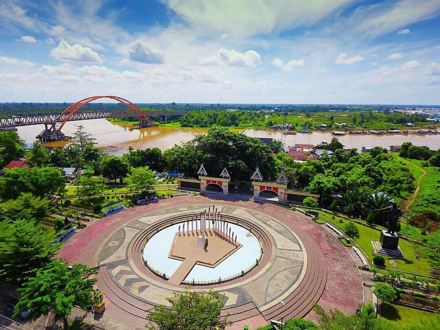 Tugu Soekarno Palangka Raya di Palangka Raya | Atourin Tugu Soekarno Palangka Raya di Palangka Raya | Atourin